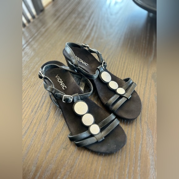 Vionic | Shoes | Vionic Noleen Sandals Wedge Heels Black Leather Strap ...